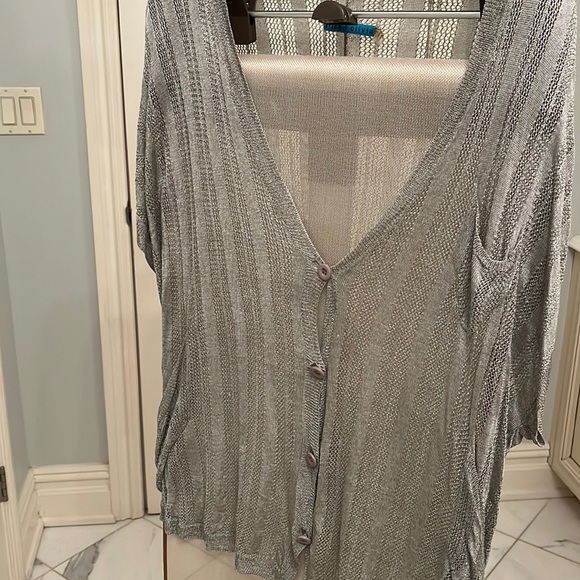 Alice + Olivia | Tops | Alice And Olivia Silver Oversized Lacey ...